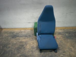 [Used]Left Front Turn Signal Light MITSUBISHI Canter 2015 TKG-FBA30 ...