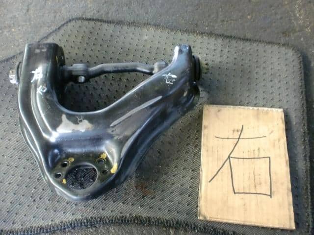 [Used]Front Right Upper Control Arm TOYOTA Liteace Noah GF-SR40G - BE ...
