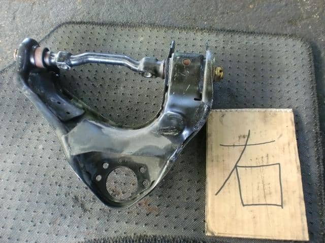 [Used]Front Right Upper Control Arm TOYOTA Liteace Noah GF-SR40G - BE ...