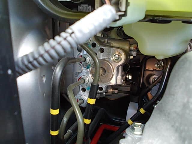 [Used]ABS Actuator TOYOTA Aqua 2013 DAA-NHP10 4705052030 - BE FORWARD ...