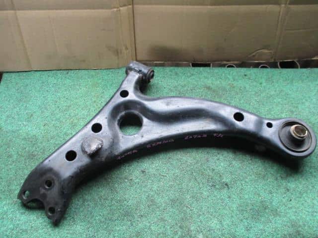 [Used]Front Left Lower Control Arm TOYOTA Ipsum 1998 GF-SXM10G - BE ...