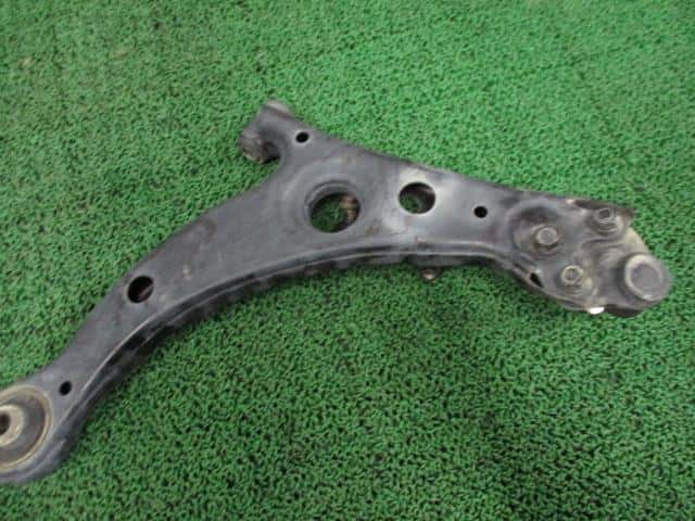[Used]Front Left Lower Control Arm TOYOTA Ipsum 1998 E-SXM10G - BE ...