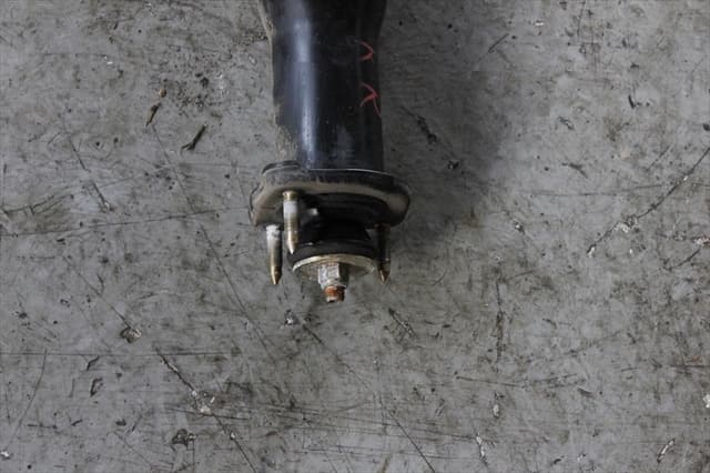 [Used]Rear shock absorbers Right TOYOTA Altezza GF-SXE10 - BE FORWARD ...