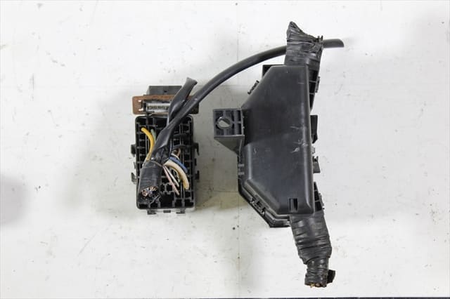 [Used]FUSE BOX SUZUKI Carry Truck GD-DB52T - BE FORWARD Auto Parts