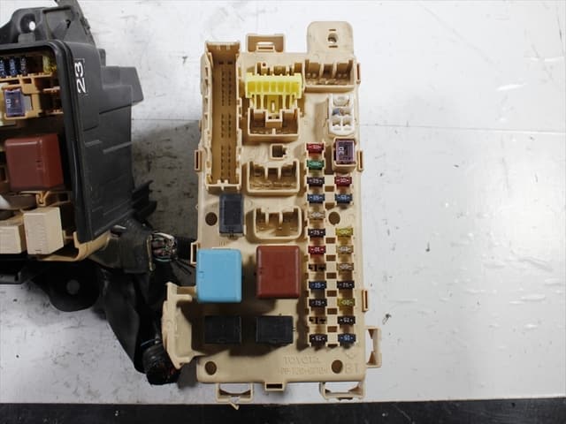 [Used] FUSE BOX TOYOTA OPA TA-ACT10 - BE FORWARD Auto Parts