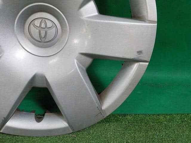 [Used]Wheel Cover TOYOTA Hiace 15 4260226010 - BE FORWARD Auto Parts