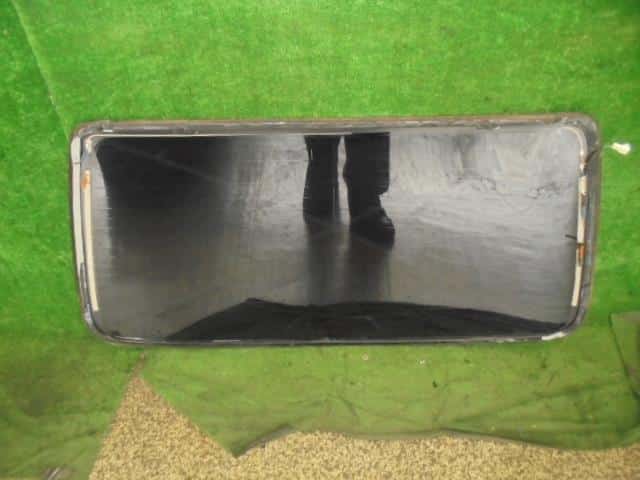 [Used]Rear Windshield TOYOTA Progres TA-JCG10 - BE FORWARD Auto Parts