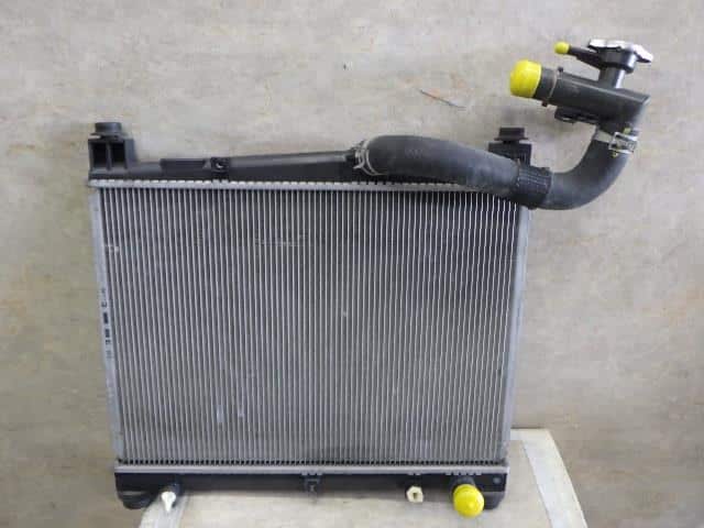 [Used]Radiator TOYOTA Sienta 2003 UA-NCP81G 1640021220 - BE FORWARD ...