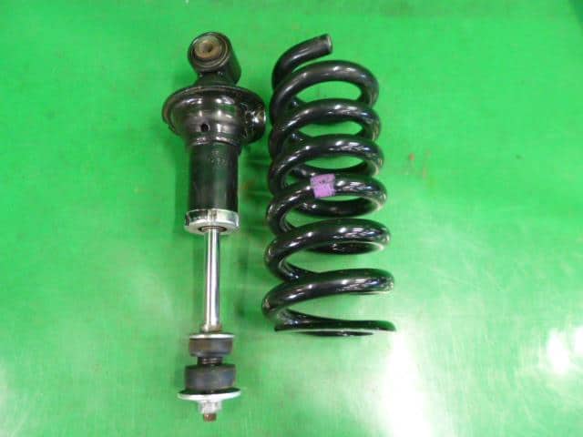 [Used]Front Right Shock Absorber MITSUBISHI Canter MK459972 - BE ...
