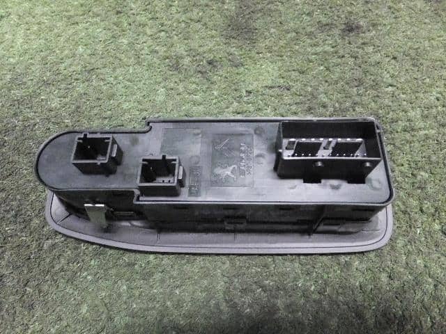 [Used]Power Window Switch PEUGEOT 208 96749624 - BE FORWARD Auto Parts
