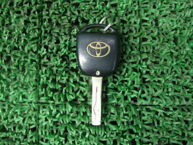 [Used]Keyless Entry Remote Control Key TOYOTA Harrier - BE FORWARD Auto ...