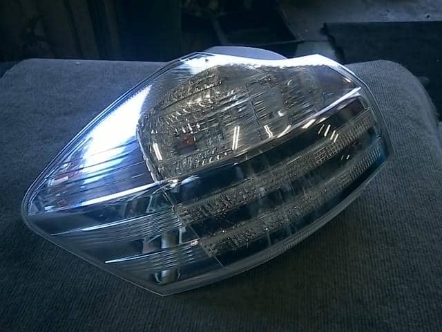 [Used]Left Tail Light TOYOTA Blade 2009 DBA-AZE156H 8156012A40 - BE ...