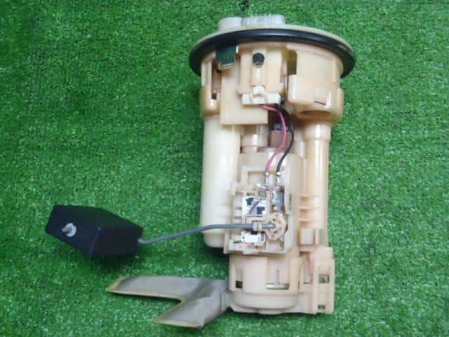 [Used]Fuel Pump TOYOTA Corolla Runx 2003 UA-NZE121 2322122030 - BE ...