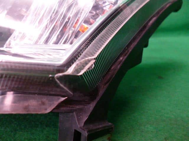 [Used]Left Headlight TOYOTA Corolla Runx CBA-NZE124 - BE FORWARD Auto Parts