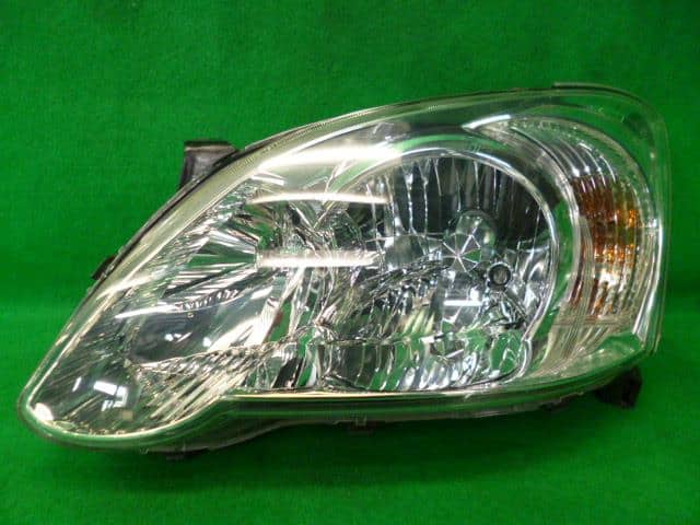 [Used]Left Headlight TOYOTA Corolla Runx CBA-NZE124 - BE FORWARD Auto Parts