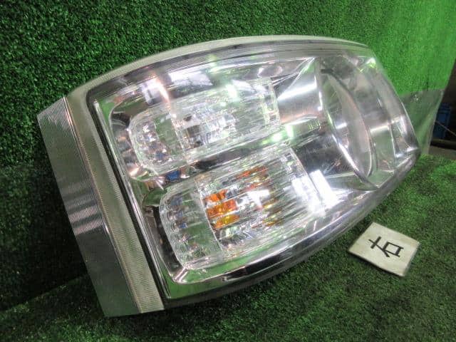 [Used]Right Headlight TOYOTA Coaster 8111036540 - BE FORWARD Auto Parts