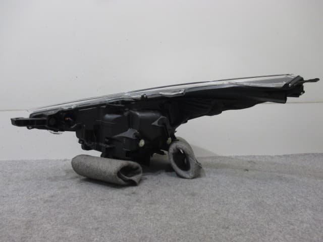 [Used] Right Headlight TOYOTA Prius ZVW50 KOITO 47-75 - BE FORWARD Auto ...