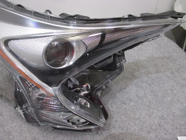 [Used] Right Headlight TOYOTA Prius ZVW50 KOITO 47-75 - BE FORWARD Auto ...