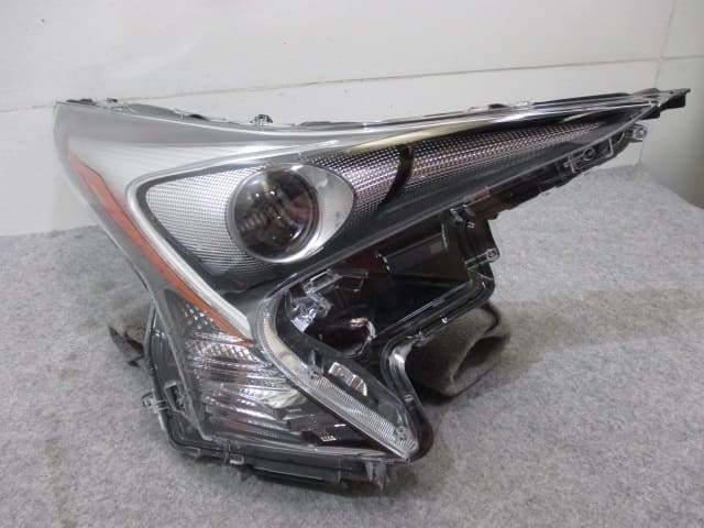 [Used] Right Headlight TOYOTA Prius ZVW50 KOITO 47-75 - BE FORWARD Auto ...