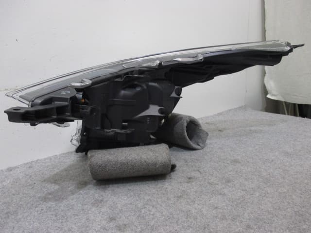 [Used] Right Headlight TOYOTA Prius ZVW50 KOITO 47-75 - BE FORWARD Auto ...
