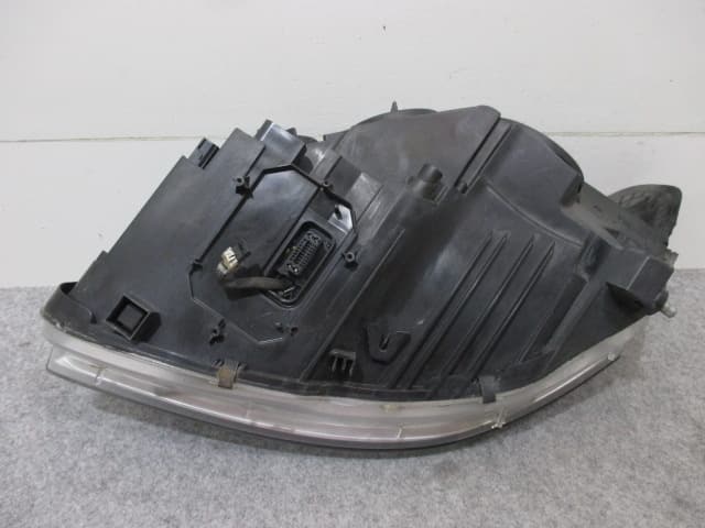 [Used] Right Headlight MERCEDES-BENZ S-Class W221 A 221 820 78 61 - BE ...