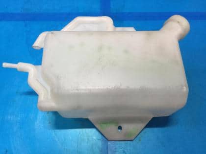 ISUZU Forward 2012 Radiator Sub-Tank SKG-FRR90S2 8981717570 - BE ...