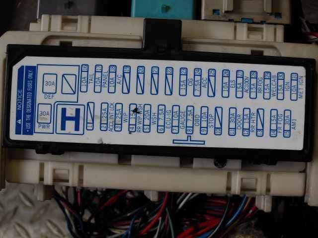 [Used]Fuse Box TOYOTA Hiace 2005 CBA-TRH229W - BE FORWARD Auto Parts