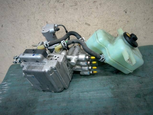 [Used]ABS Actuator TOYOTA Aqua 4707052020 - BE FORWARD Auto Parts