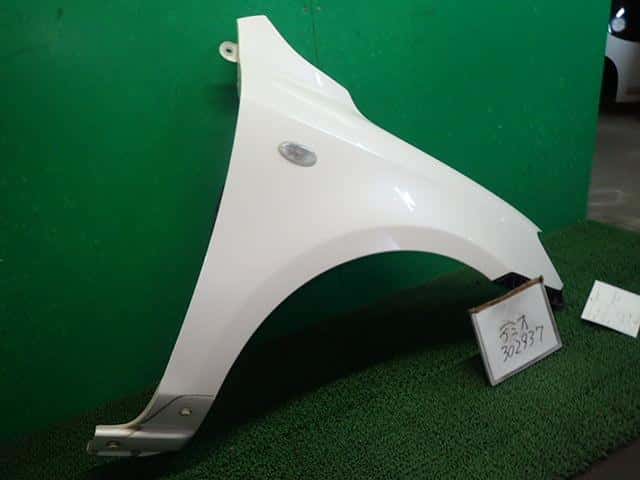 [Used]Right Fender Panel MAZDA Demio 2004 DBA-DY3W D38752111E - BE ...