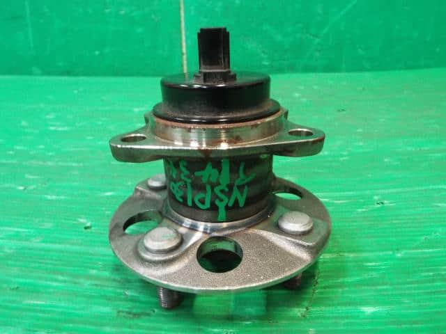 [Used]Rear Wheel Hub TOYOTA Vitz 2012 DBA-NSP130 4245052070 - BE ...