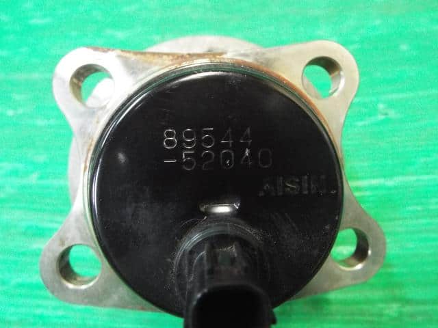 [Used]Rear Wheel Hub TOYOTA Vitz 2012 DBA-NSP130 4245052070 - BE ...