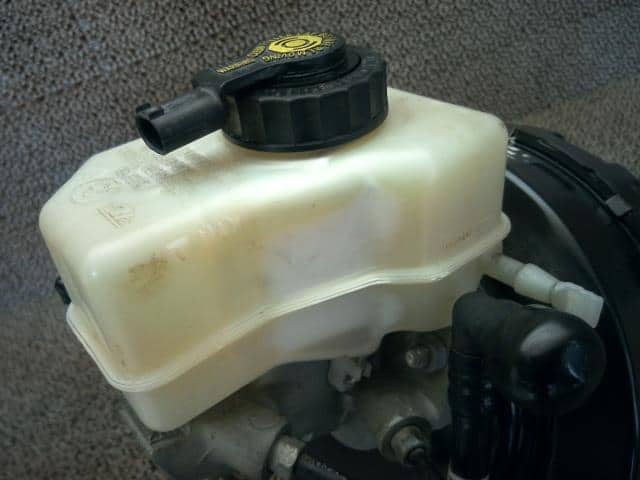 [Used]Brake Master Cylinder BMW 1 Series 2005 GH-UF18 34336785663 - BE ...