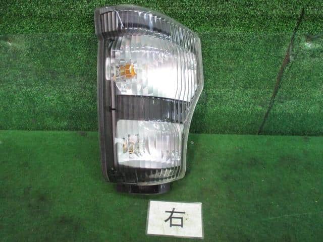 [Used]Right Front Turn Signal Light ISUZU ELF 2005 PB-NKS81AN ...