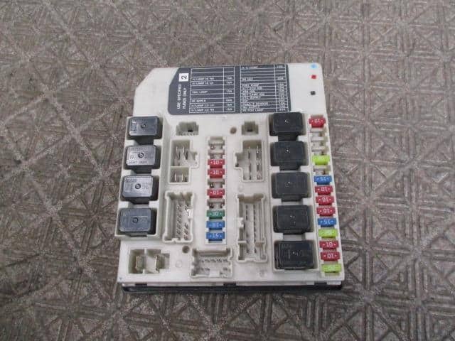 [Used]Bluebird Sylphy G11 fuse box [13875112] - BE FORWARD Auto Parts
