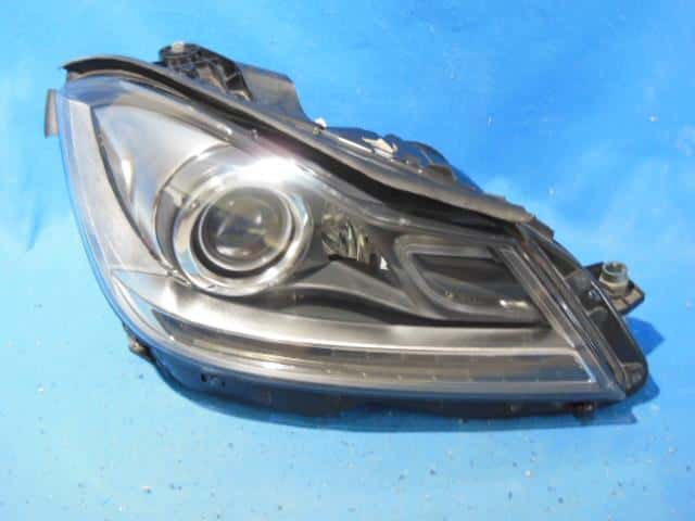 [Used]Right Headlight MERCEDES-BENZ Benz c class 2016 DBA-204054 ...