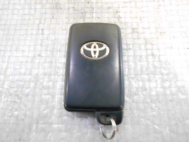 [Used]Corolla Rumion ZRE152N Keyless Entry Remote Control Key [15093221 ...