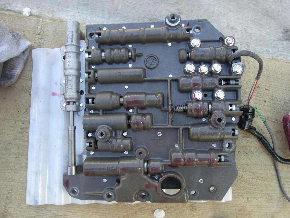 [Used]Mitsubishi Town Box, valve body R4A12 Transmission use for the ...