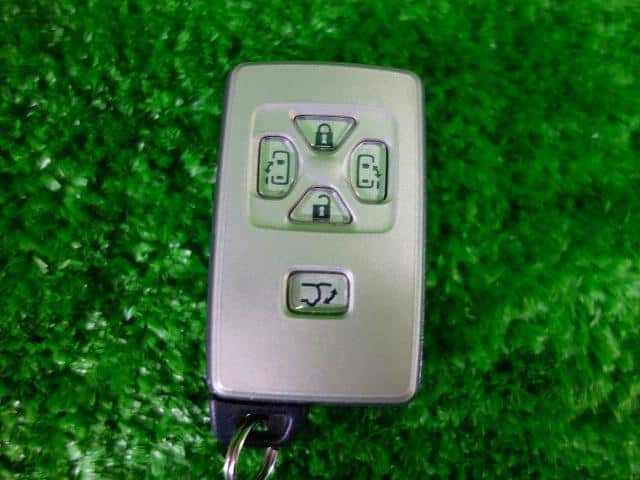 [Used]Vellfire GGH20W Keyless Entry Remote Control Key [15259999] - BE ...