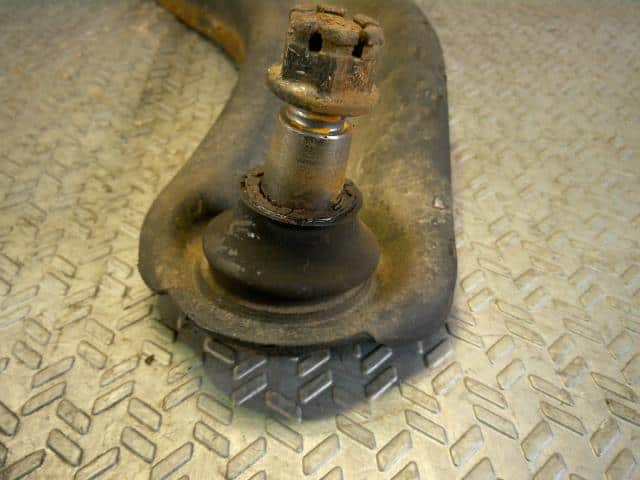 [Used]Front Right Lower Control Arm HONDA Fit 2012 DBA-GE6 - BE FORWARD ...