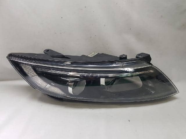 [Used] Right Headlight KIA Optima 2012 921022T500 - BE FORWARD Auto Parts