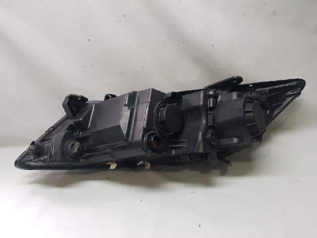 [Used] Right Headlight KIA Optima 2012 921022T500 - BE FORWARD Auto Parts