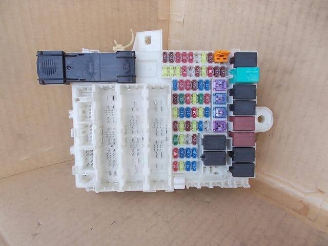 [Used]Freed Spike Hybrid GP3 Fuse Box [15372560] - BE FORWARD Auto Parts