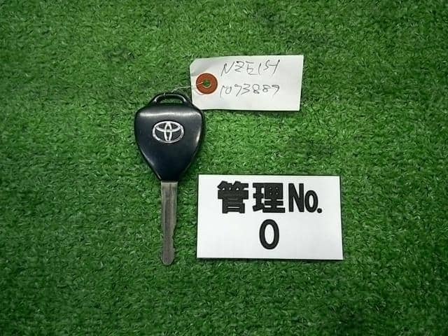 [Used]Corolla Rumion NZE151N Keyless Entry Remote Control Key 15410022 ...