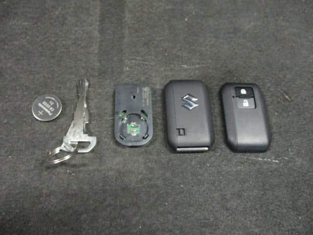 [Used]Keyless Entry Remote Control Key SUZUKI Swift 2018 DBA-ZC83S - BE ...