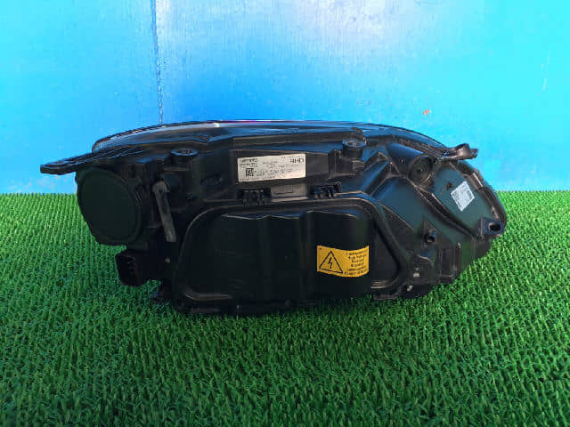 [Used]Left Headlight VOLVO Volvo 40 series 31383160 - BE FORWARD Auto Parts