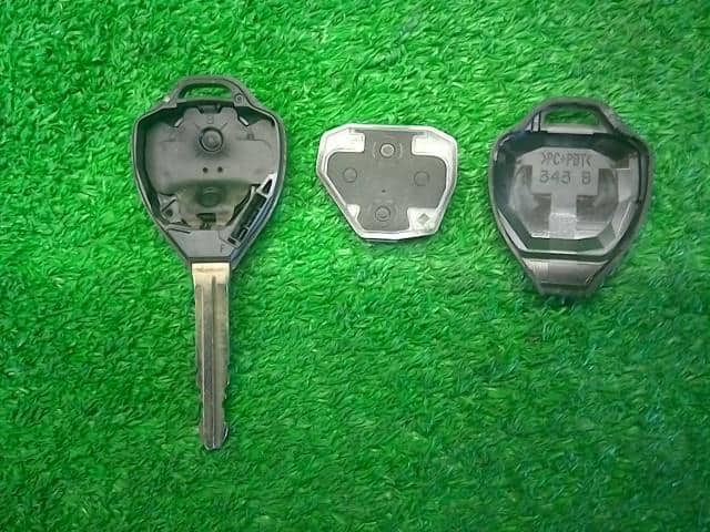 [Used]Keyless Entry Remote Control Key TOYOTA Belta 2007 CBA-NCP96 - BE ...