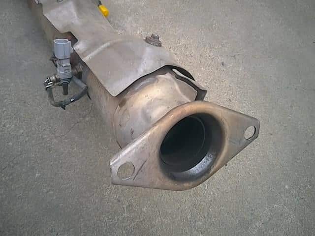 [Used]Front Exhaust Pipe TOYOTA Prius 2014 DLA-ZVW35 1741037300 - BE ...