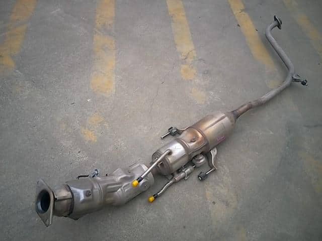 [Used]Front Exhaust Pipe TOYOTA Prius 2014 DLA-ZVW35 1741037300 - BE ...