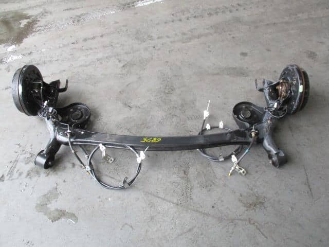 [Used]Rear Axle Beam Assembly TOYOTA Corolla Axio 2014 DBA-NZE164 ...