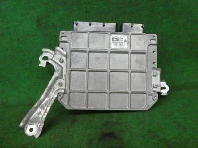 [Used]Engine Control Unit TOYOTA Vitz 2007 DBA-NCP91 8966152B10 - BE ...